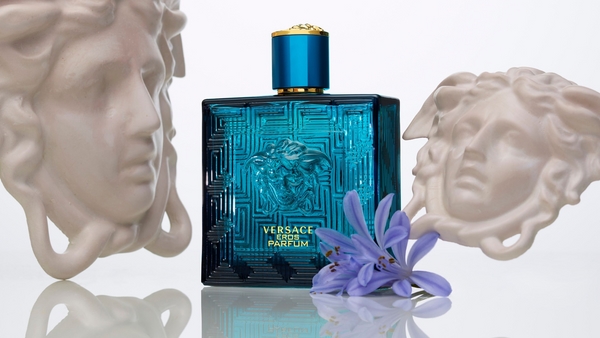 Xao xuyến cùng làn hương Versace Eros Parfum - Hậu trường Sao