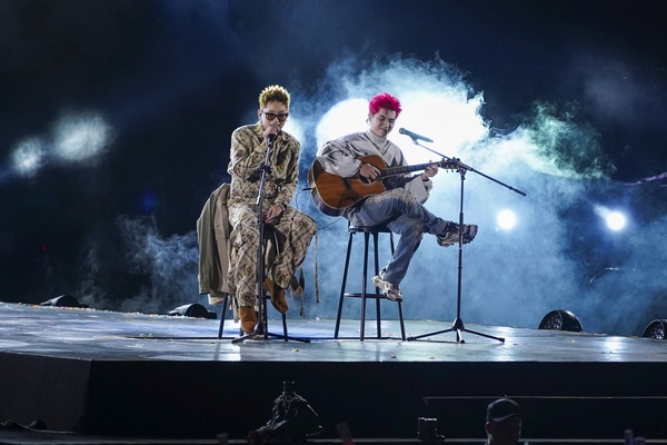 B Ray, GREY D, Wren Evans, MONO, Obito, Pháo đem đến “mini concert” đầy ...