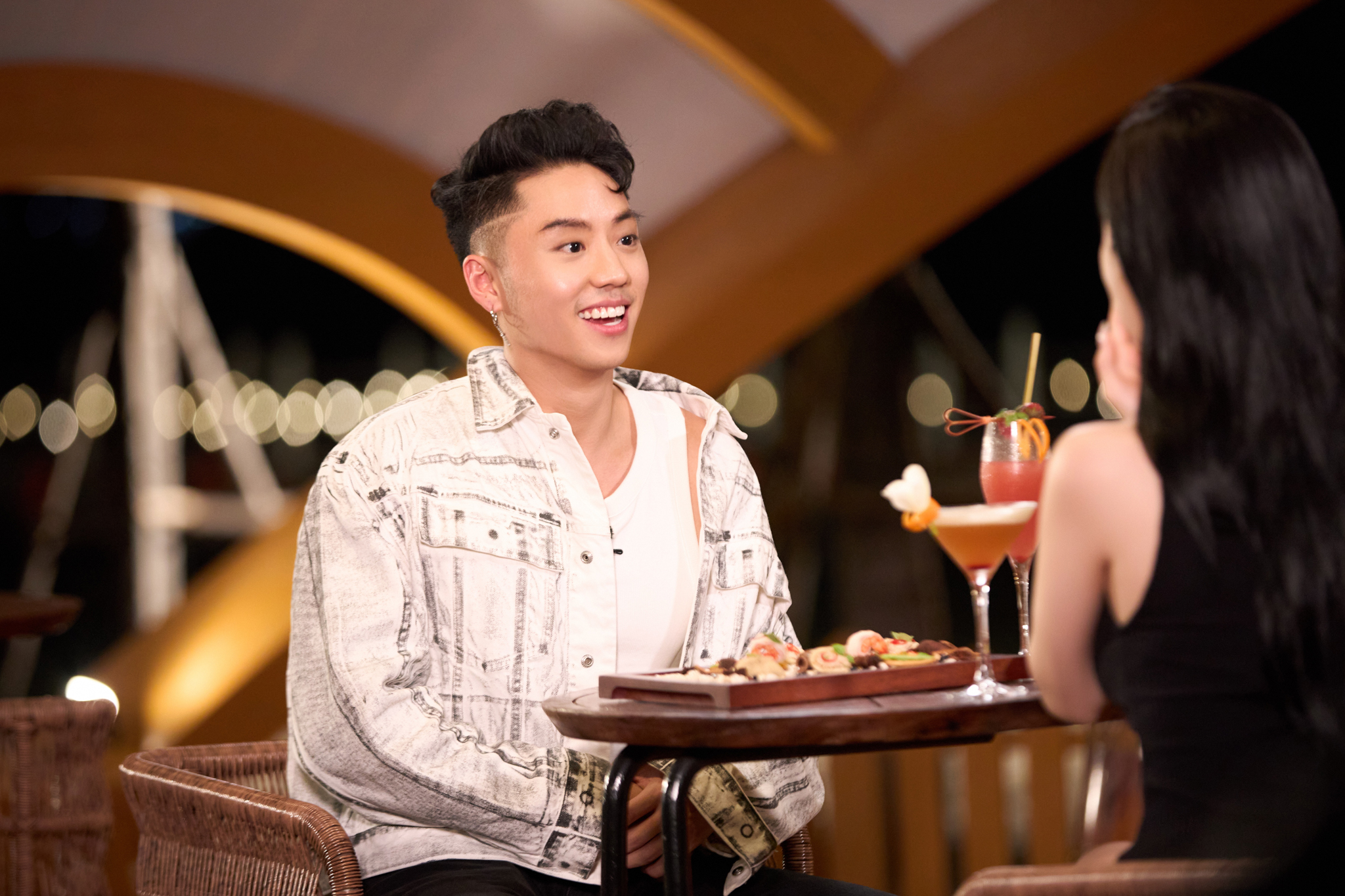 DJ Wukong xuất hiện tại Đảo Thiên Đường: Visual sáng bừng, khẳng định ...